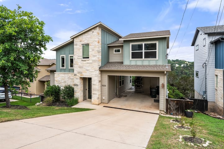 Huge Home Near Lake Austin Access, Views - Austin, TX