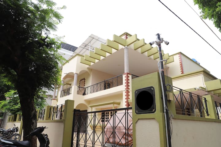 Bungalow In Vidyanagar, Anand - Anand
