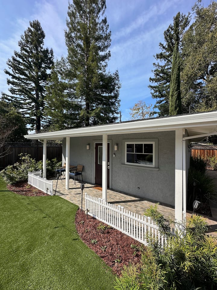 Deluxe Guesthouse With Weekly Cleaning - Sunnyvale, CA