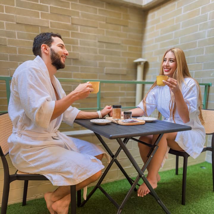 Fresh Apartment With Terrace + A/c In Laureles - Medellin, Antioquia, Colombia