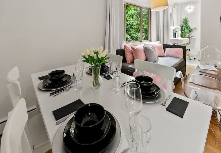 Holiday Special 50% Off Nightly Rate Til New Year! - Seattle, WA