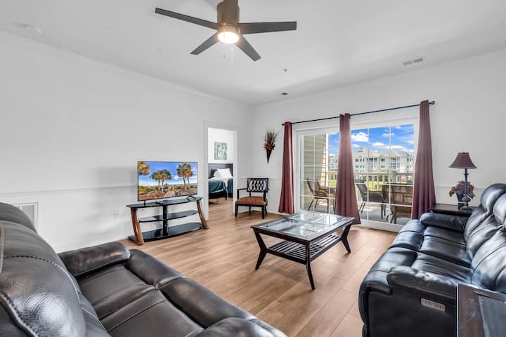 Peaceful Golf Community Condo Near Beach - Myrtle Beach, SC
