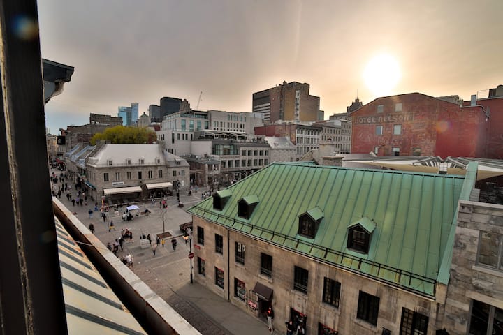Spacieux Condo 2 éTages Vieux Port. Parking Inclus - Montréal, QC