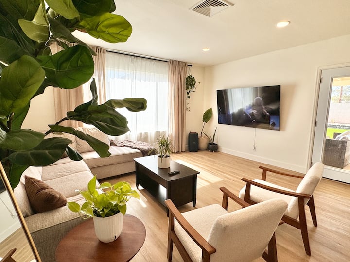 Karaoke / Pool / Fiber Wifi / 4 Miles To The Strip - Las Vegas, NV