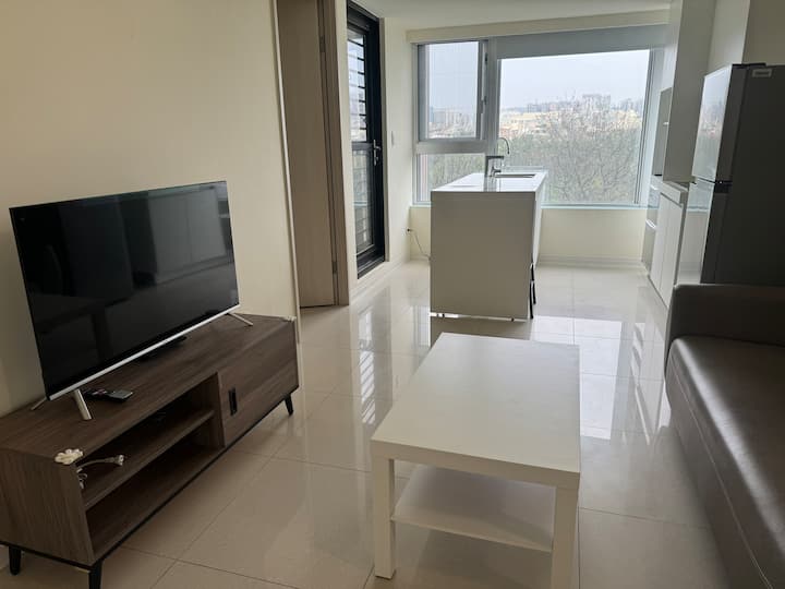 New Life Apartment
兩房一廳一衛、公園環繞、空氣環境好(月租、長租) - Taoyuan City