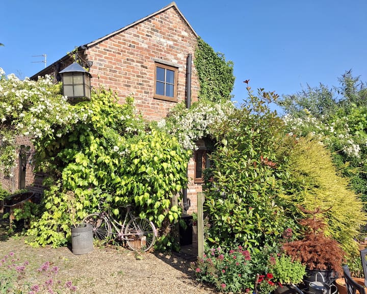 Cosy Old Cottage Conversion - Wrexham