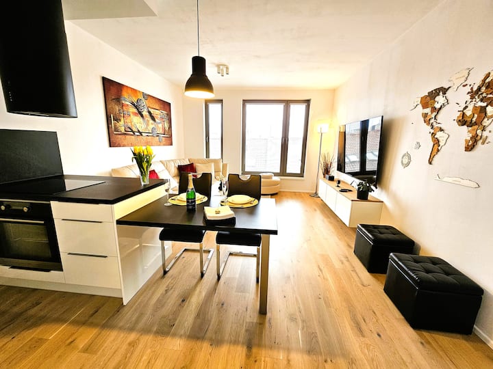 Luxurious Suite, Entire Apt. Near Old Town & Metro - Prága