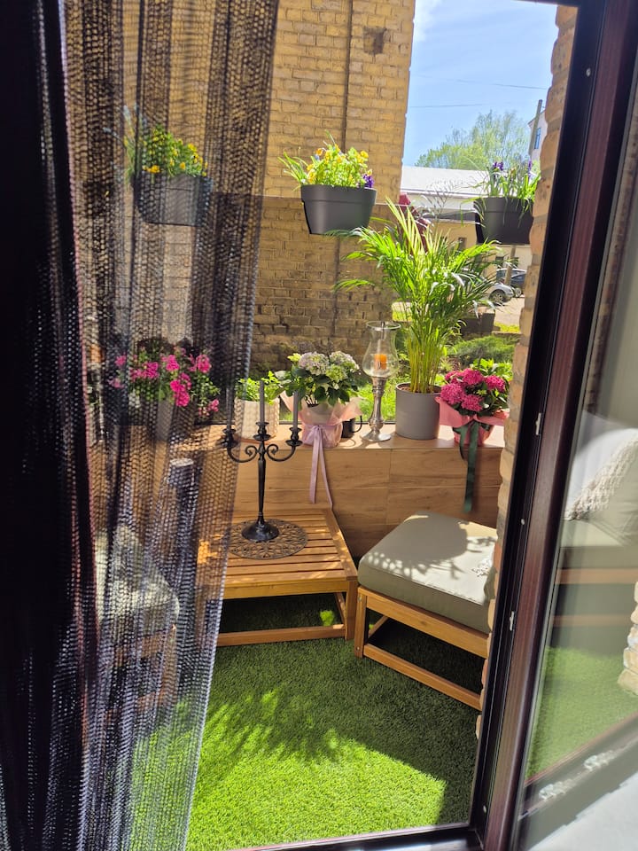 Charming Apartment With  Terrace And Free Parking - Riga