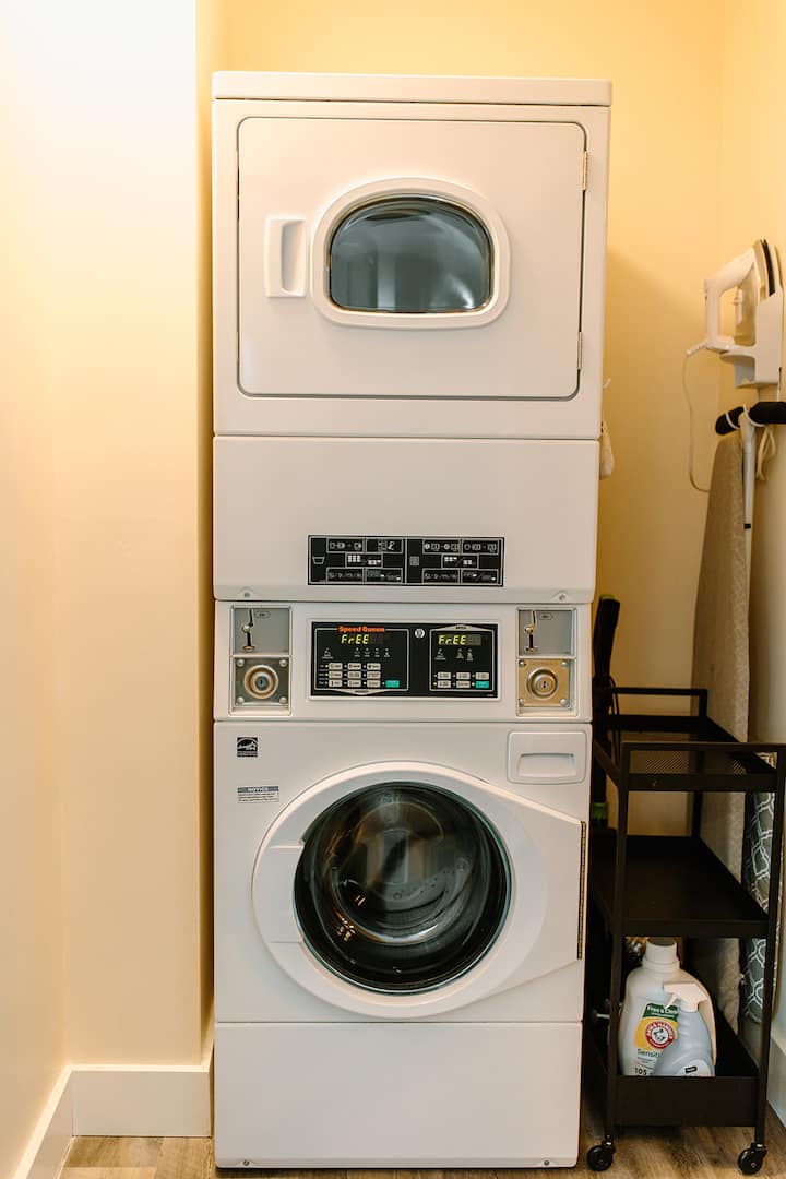 Ensuite Double Room In A San Diego Coliving - San Diego, CA