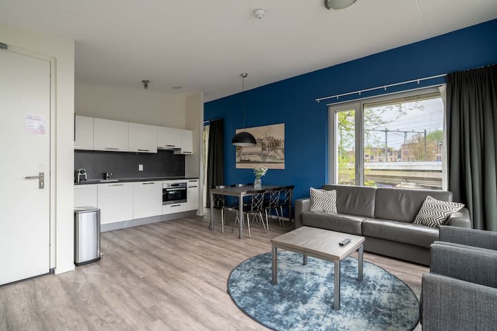 Numa | Xl 2 Bedroom Apartment With Sofa Bed - Amsterdam