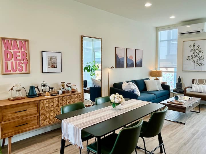 Peaceful Urban Luxury New Townhome W. Iconic View - North Beach/ Blue Ridge - Seattle