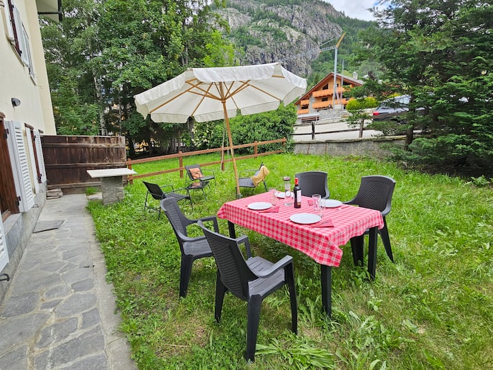Accogliente Casa Con Giardino - Courmayeur