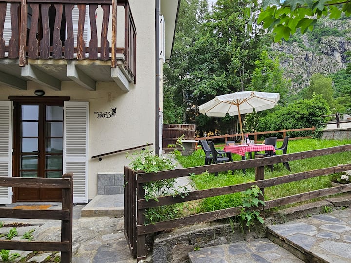 Accogliente Casa Con Giardino - Courmayeur
