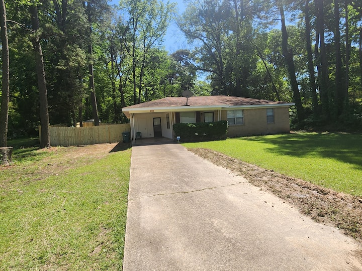 Cozy Haven - Bastrop, LA