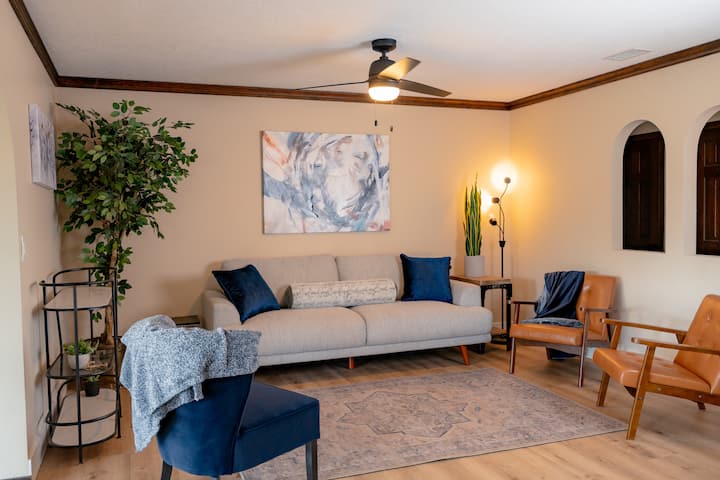 Rainbow Canyon Retreat: Spa, Fire Pit, Games Room - Temecula, CA