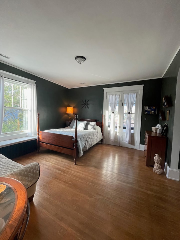 Byerly-foreman House: Captain's Quarters - Elizabeth City, NC