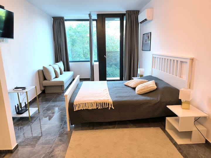 Mycampus 3 Guests Design New Studio 111/ Garden - Sofia