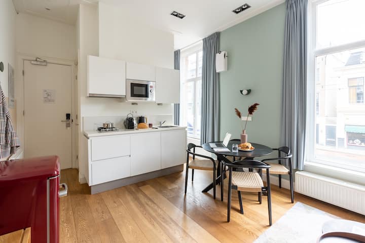 Numa | Large 1 Bedroom Apartment With Sofa Bed - Amsterdam