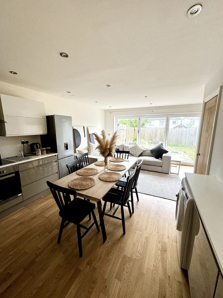5bed Stylish Eco House W/parking - Brighton