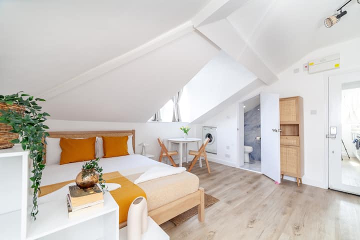 Chic & Charming Attic Studio, Finsbury Park 03 - Londres