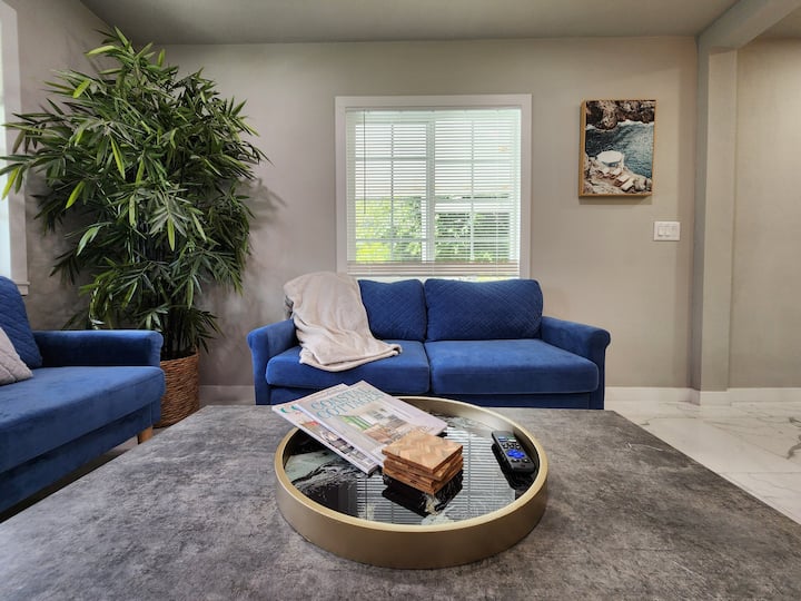The Blue Oasis House - Sarasota, FL
