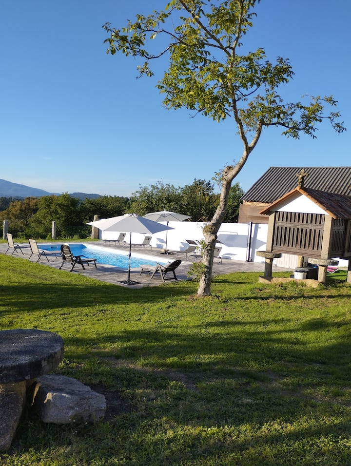 Casa En Penente (Meis)
Con Piscina Privada - Meis