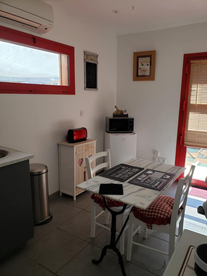 Maison  Indépendante
Tout Confort. 10min Du Centre - Sète