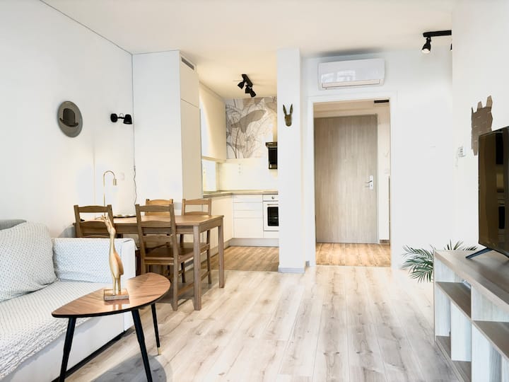 The Nordic Loft – Central & Bright With Balcony - 