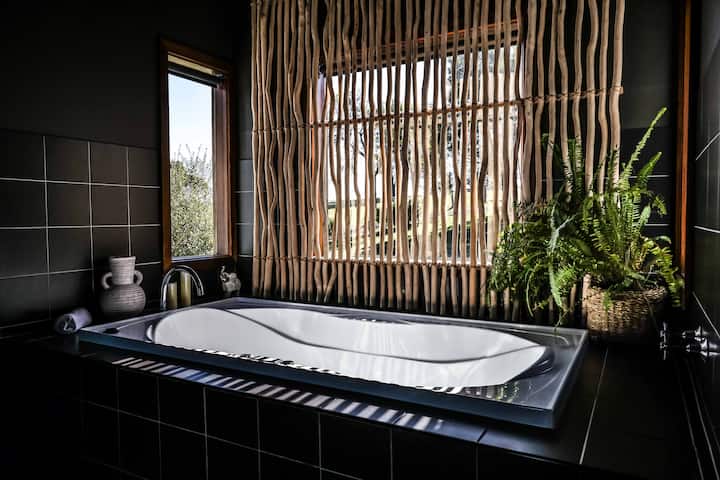 Sahara – Jungle Vibes With Champagne Dreams - Hepburn Springs