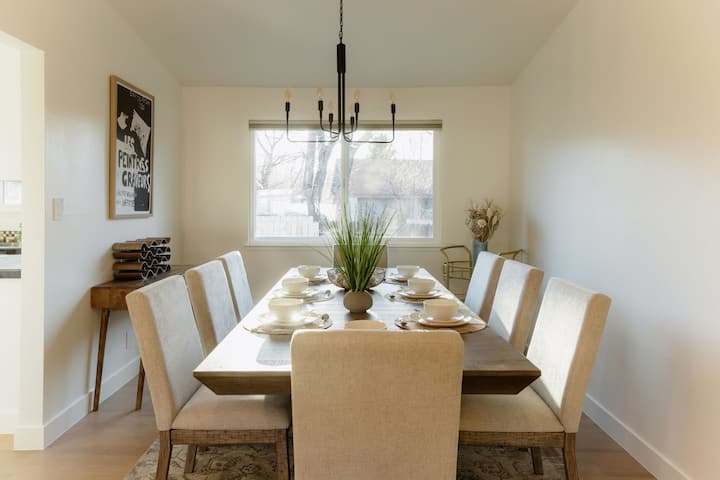 New! Chic+cozy, Sleeps 10, King, Mt Rose Ski 20min - Nugget Casino Resort