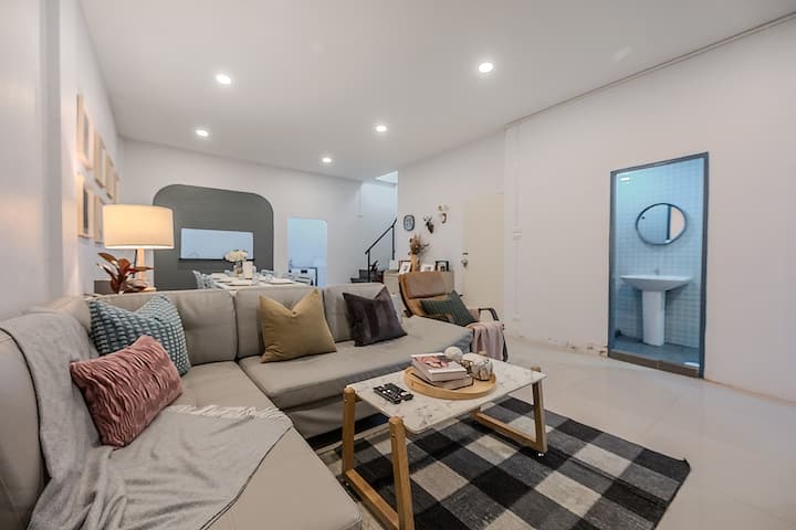 Spacious Haven | Chatuchak Market | 5br |10 Sleeps - Bangkok