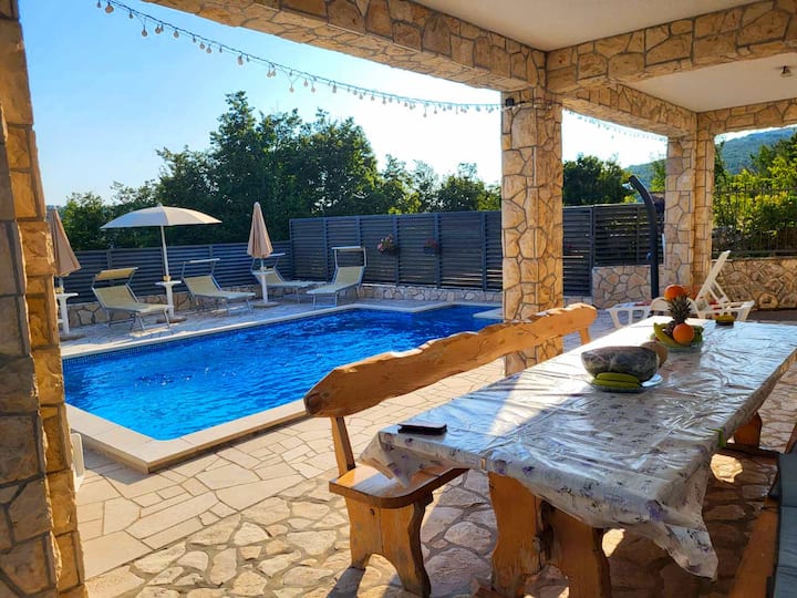 Ferienhaus Mit Swimmingpool - Novi Vinodolski