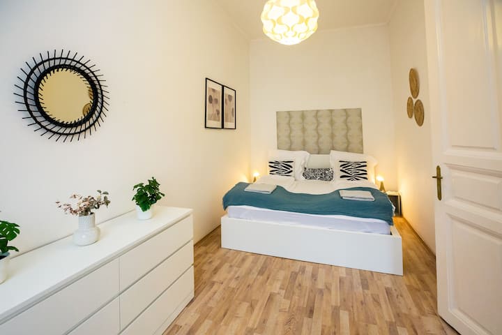 Opera Apartment Budapest With Three Bedroom/ac - Budapest