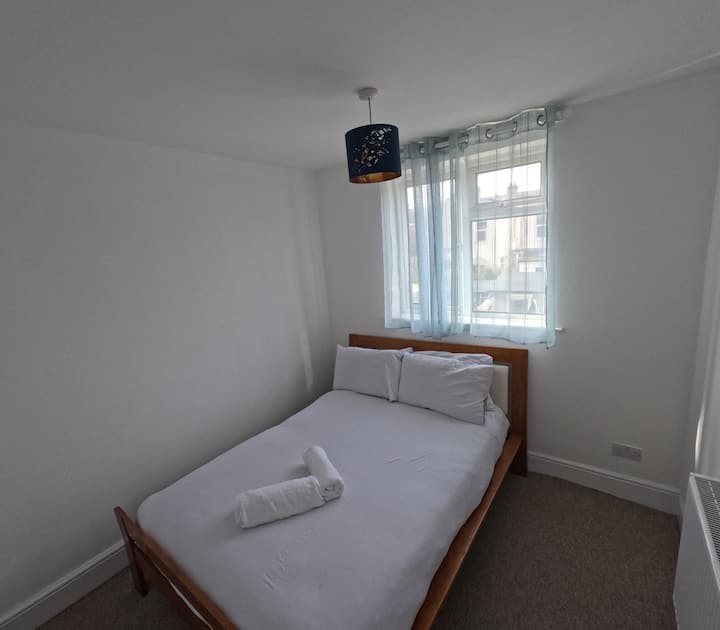 Double Room With Gym Access - Southsea