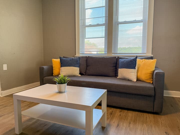 Sleeps 16+ Ideal For Groups, 13 Beds - Pittsburgh - California, PA