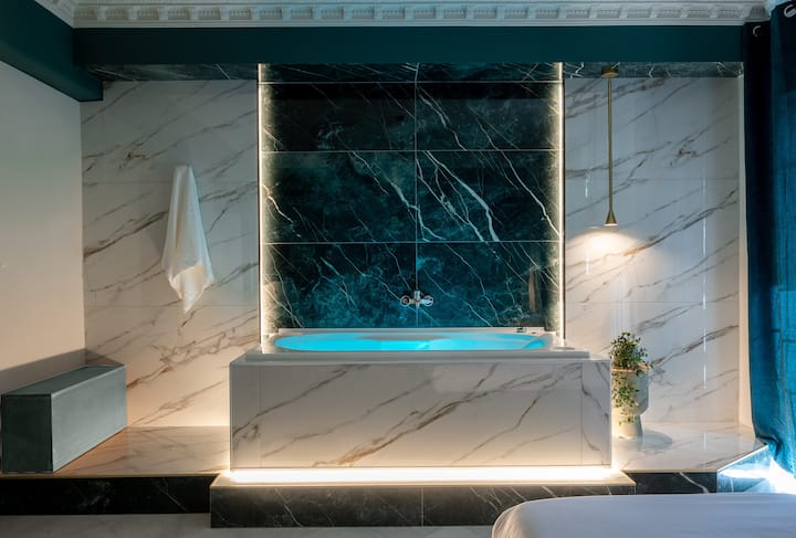 Noho Acropolis  X  Olivia  Suite - Jacuzzi - Athen