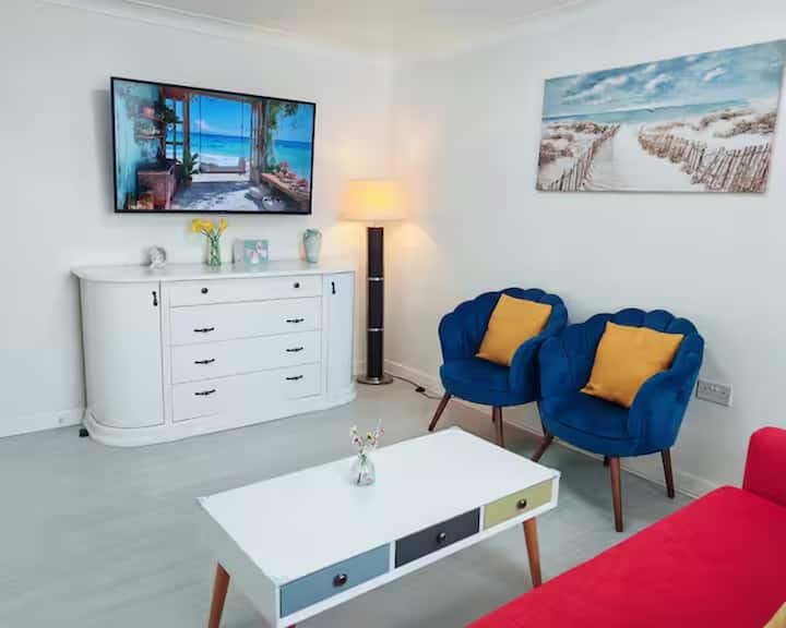 Fully Accessible Beachside Retreat - Port Talbot