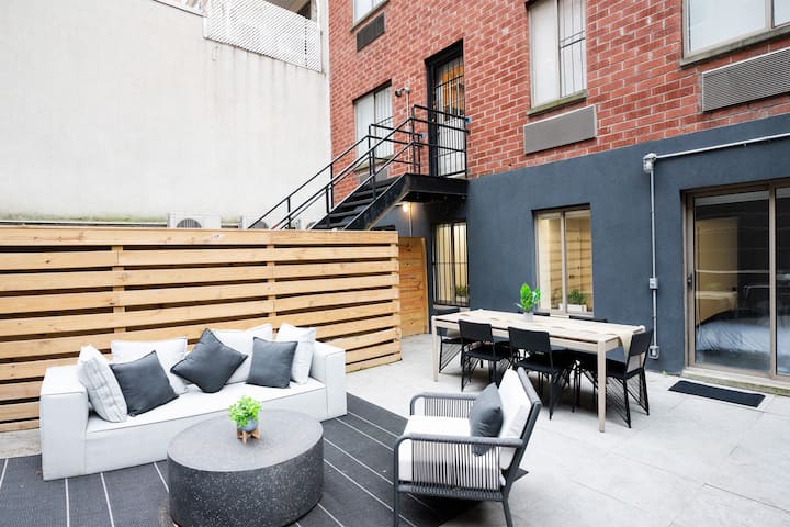 Luxurious 1br W/ Private Patio Near Central Park - Manhattan, NY