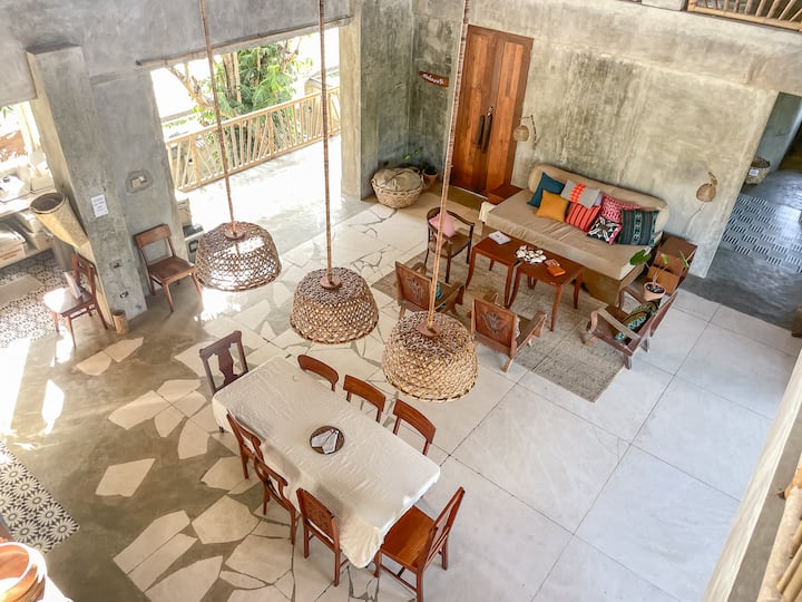 Baia Nest Villa: Lamadang Suite Near Surf Beach - Gubat