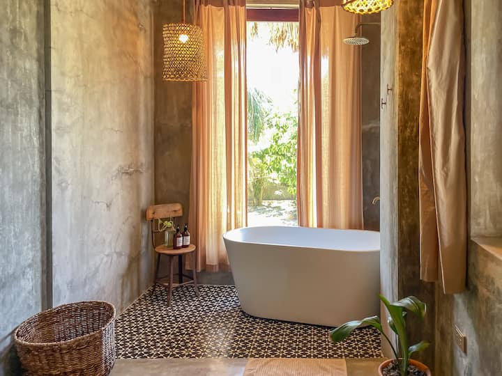 Baia Nest Villa: Private Suite Near Surfing Beach - Sorsogon