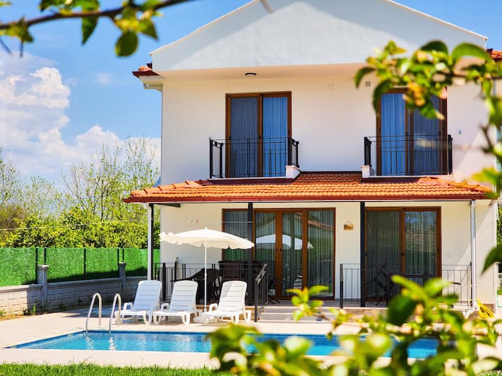 Villa Pan 2024 Yapımı 
Geniş Bahçeli Havuzlu Vila - Dalyan, Ortaca-Muğla