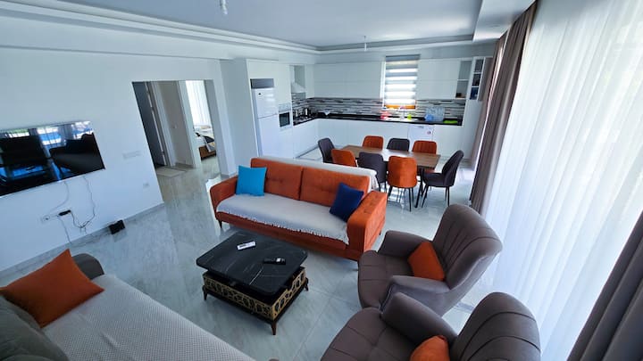 Villa Pan 2024 Yapımı
Geniş Bahçeli Havuzlu Vila - Dalyan