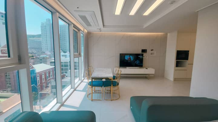 P6f# 광안리30초# 바다는 안보이지만 넓은 거실에서 - Busan