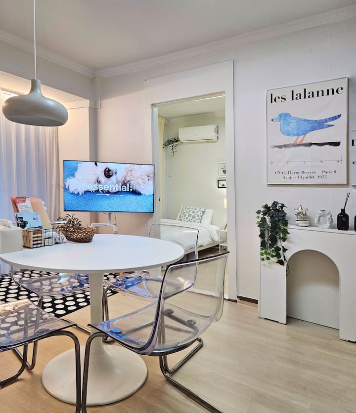 Free Wi-fi, Air Conditioner, 1st Floor, Yg Ent. - Seoul