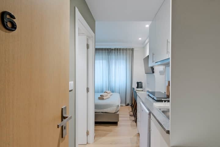 Lovely Studio, Fully Equipped & Near Subway (Nº6) - Portela