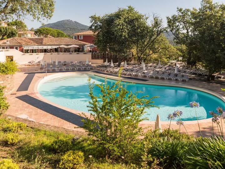 Loue T2 Rez De Jardin Vue Mer - Grimaud
