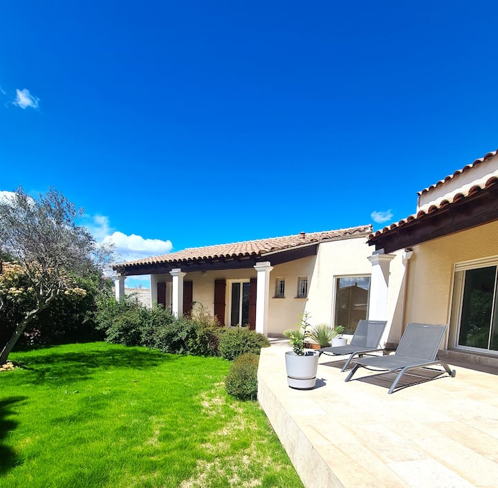 Villa Familiale Jardin - Piscine - 8 Personnes - Lunel