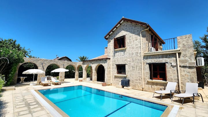 3 Bedroom Stone Villa With Pool - 賽普勒斯