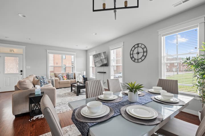 Richmond Gem, Free Parking, Quiet, Fenced,walkable - Richmond, VA