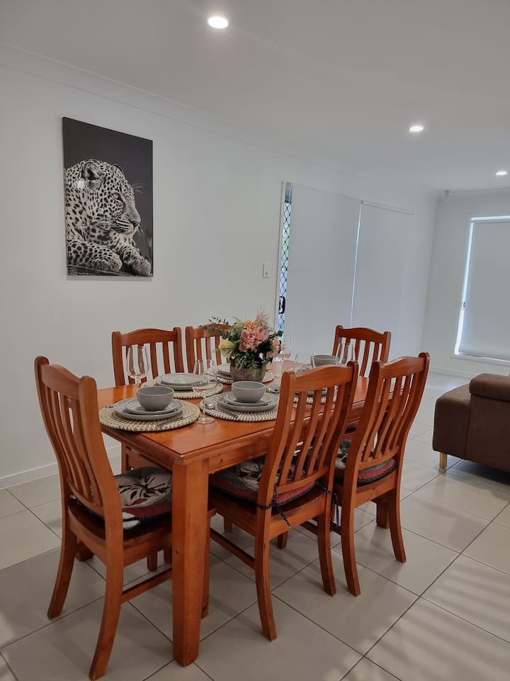 5bedroom House:ensuite,netflix,free Park,backyard - Gold Coast